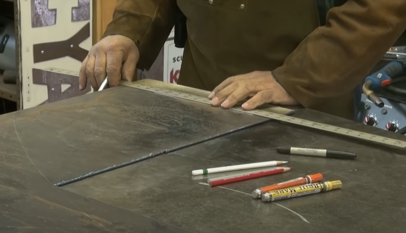 Top 5 Best Markers for Metal [January 2025 Review] - MetalProfy