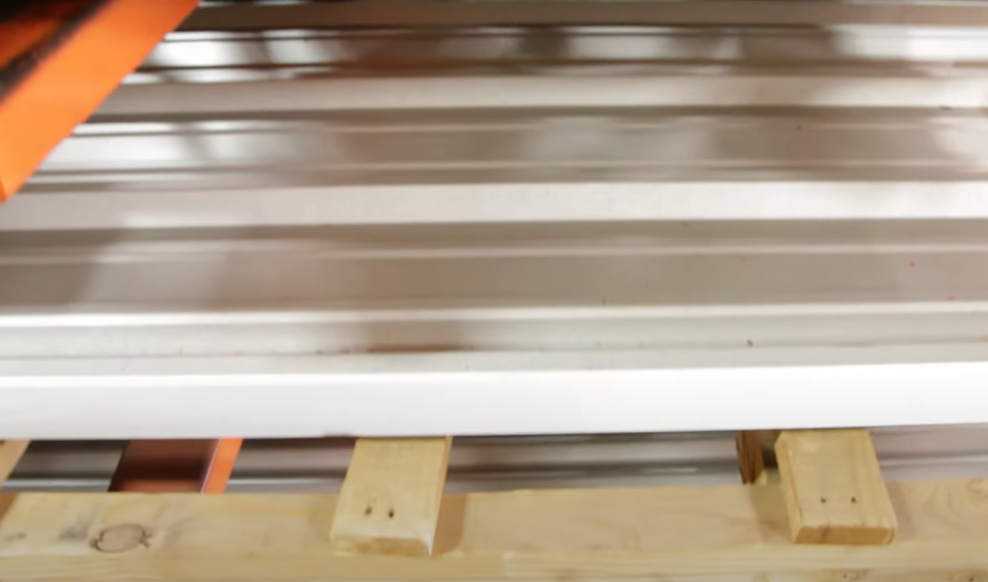 Aluminum vs. Galvanized Steel: What’s the Difference? - MetalProfy